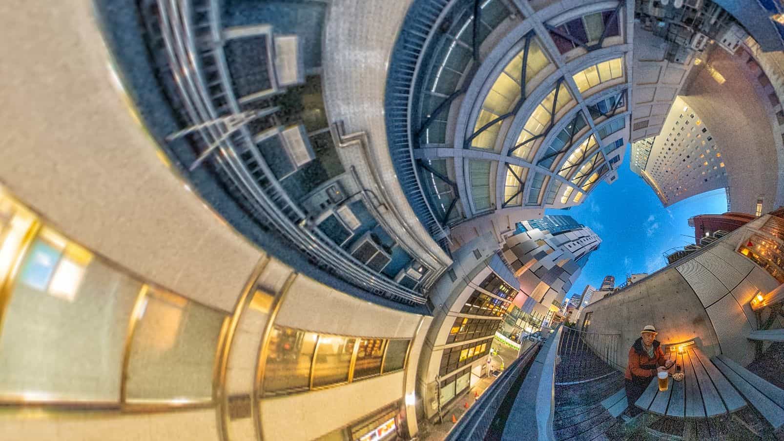 リコー THETA Z1 の RAW (DNG) ファイルをスマホや iPhone でスティッチングする方法などの考察 – ShinyaB.com